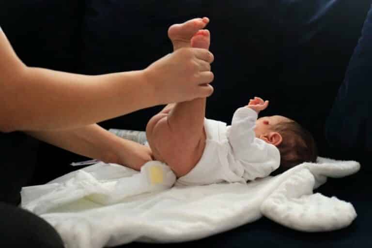 Nighttime Diaper Changing Guide How Often And When To Change